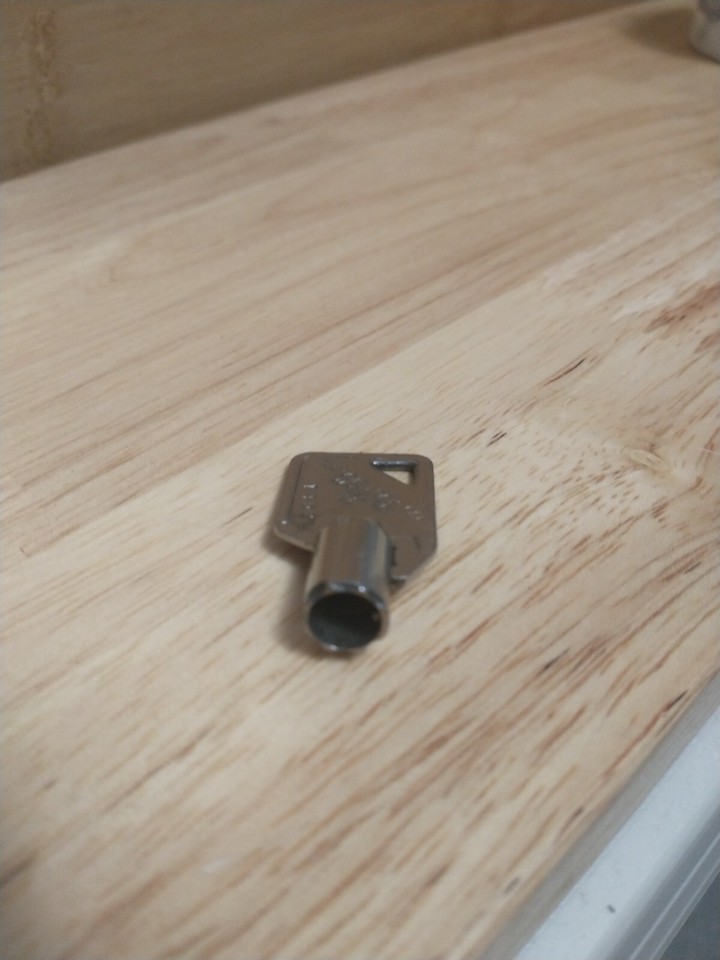 Snack soda drink vending machine key #1452 fits barrel style locks ...