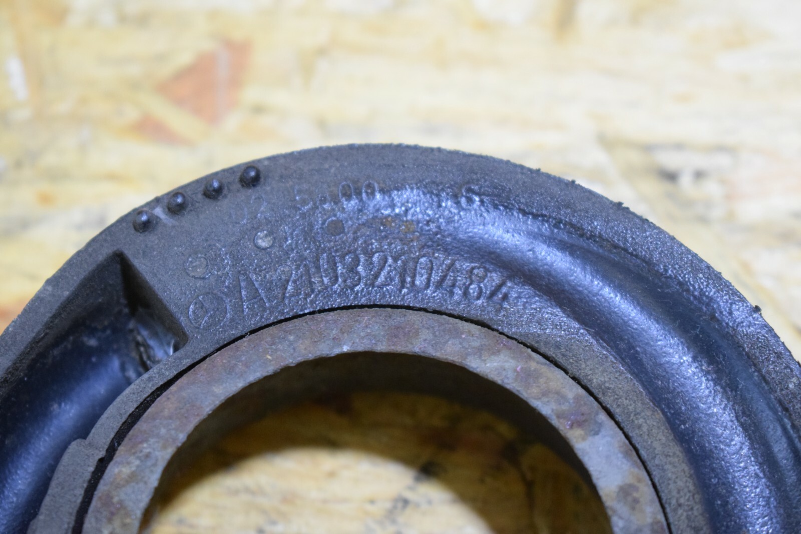 Mercedes W210 R170 W208 W202 Federgummi Unterlage Feder Vorderachse ...