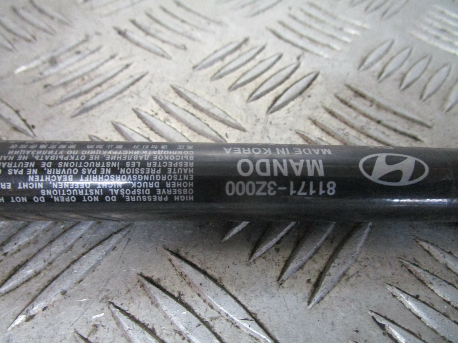 2014-17 HYUNDAI i40 1.7 CRDI DRIVER SIDE FRONT BONNET GAS STRUT 81171 ...