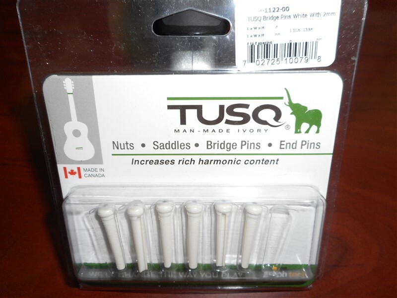 NEW - Graph Tech Tusq Bridge Pins Martin Style, White, Black Dot, PP ...