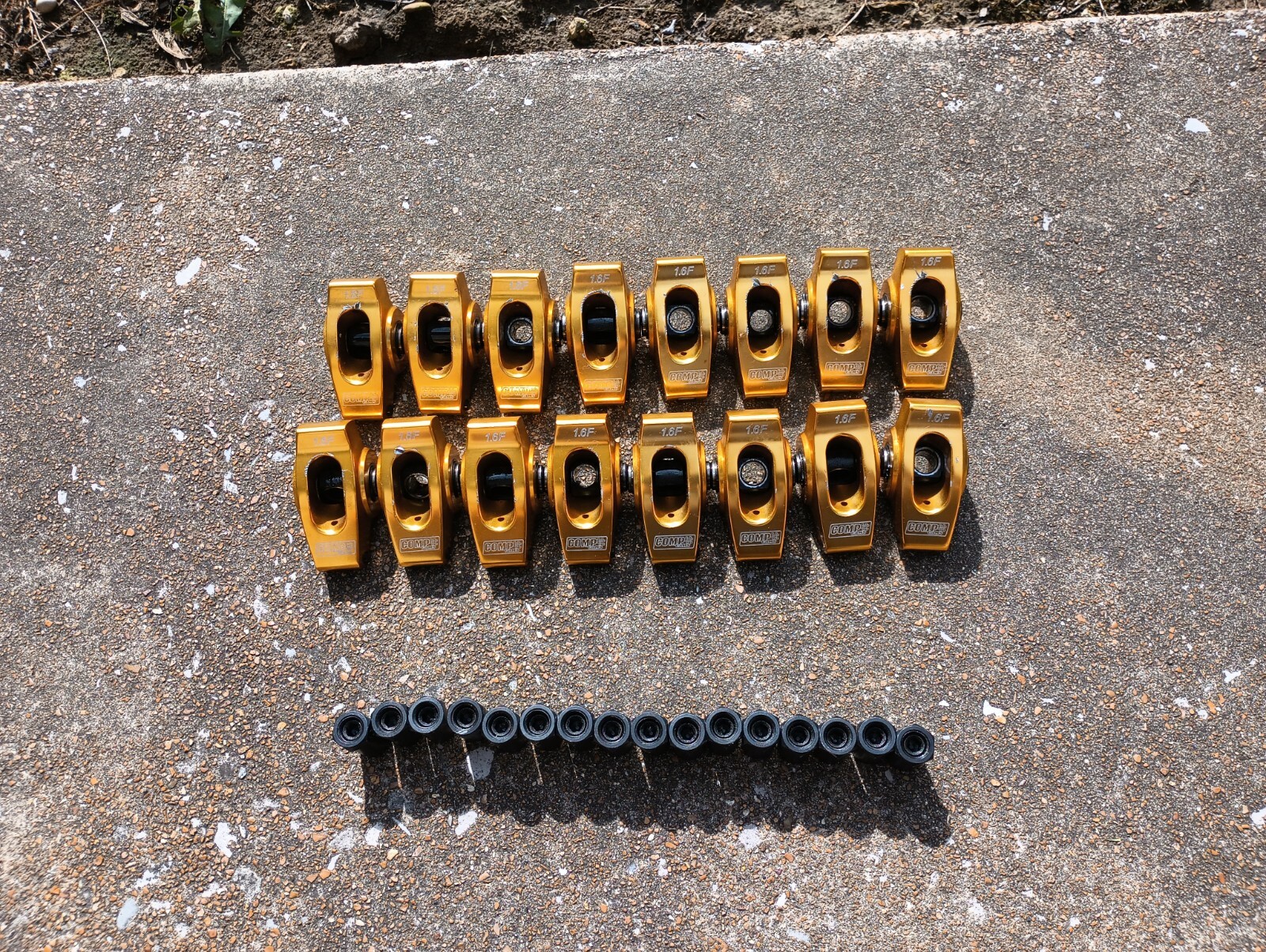 1986-1995 Ford Mustang 5.0L Comp Cams Roller Rockers 1.6 Stud Mount ...