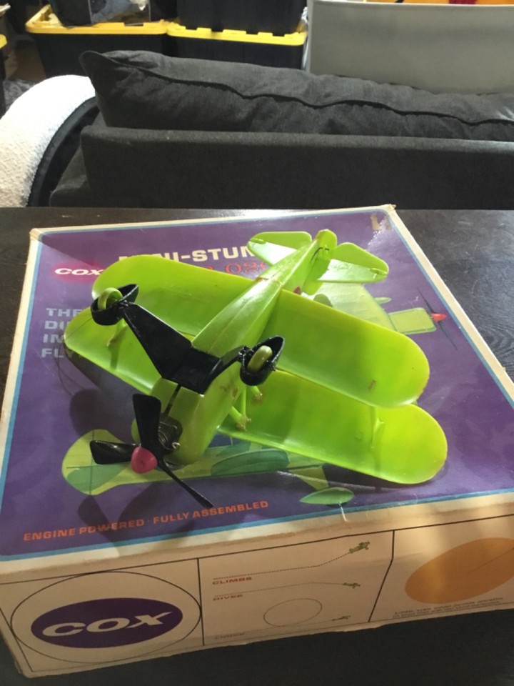 cox mini-stunt super 020 lime green gas powered control line airplane w ...