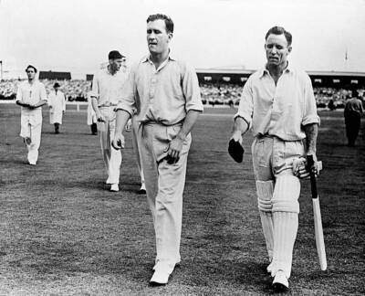 England's Jim Laker Walks Off With Australia's Ray Lindwall 1956 OLD ...