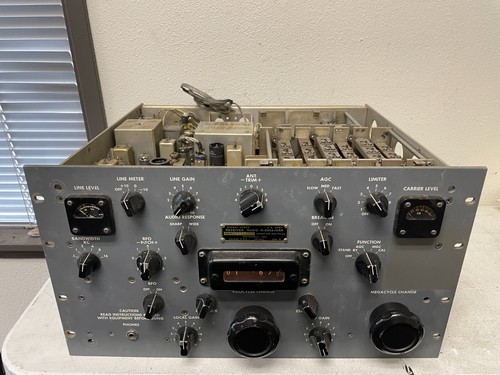 Vintage Motorola R-390A/URR Tube Receiver Radio | eBay