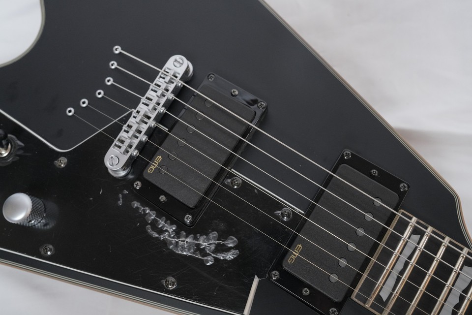 SCHECTER PLATINUM Series V-1 Satin Black Flying V w/EMG PU excellent ...