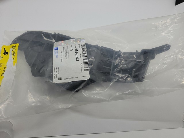 Buick GM OEM 13-16 Encore Front Bumper-side Bracket Right 95245367 for ...