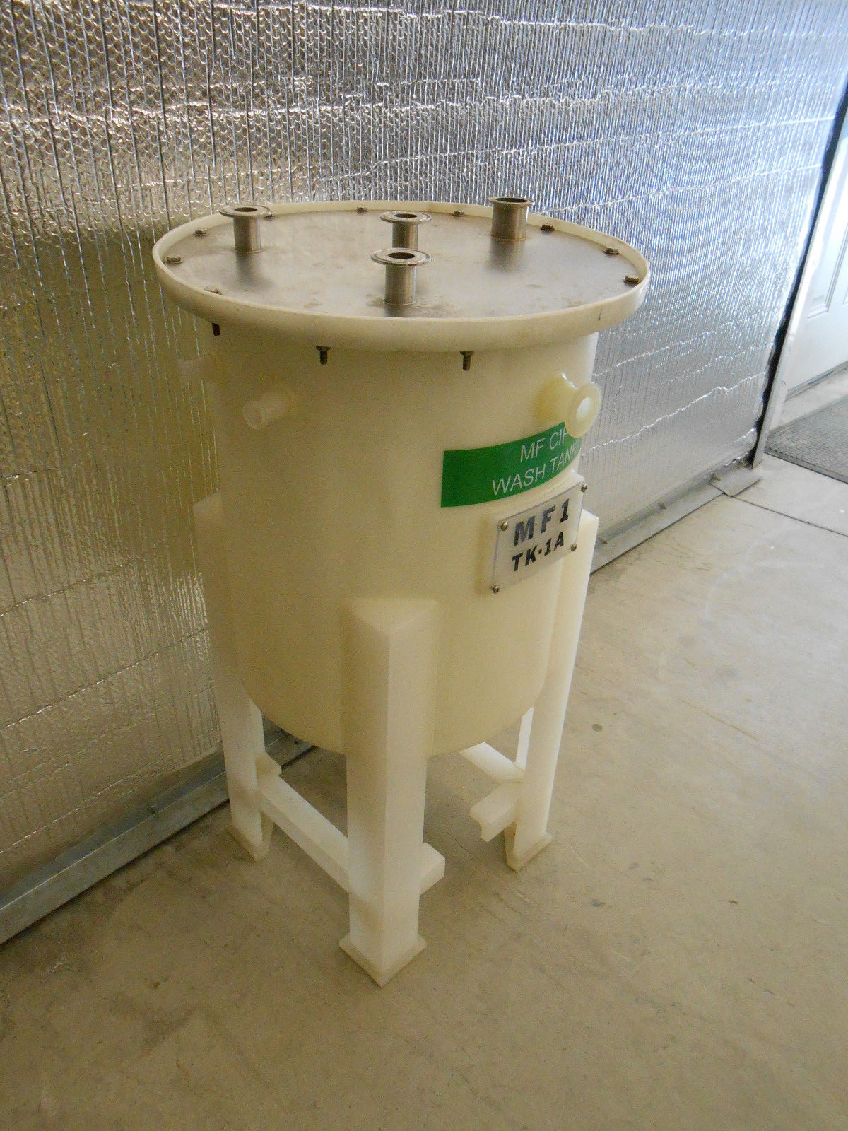 TERRACON 50 LITER CONE BOTTOMED TANK ON INTEGRAL STAND. STAINLESS STEEL ...