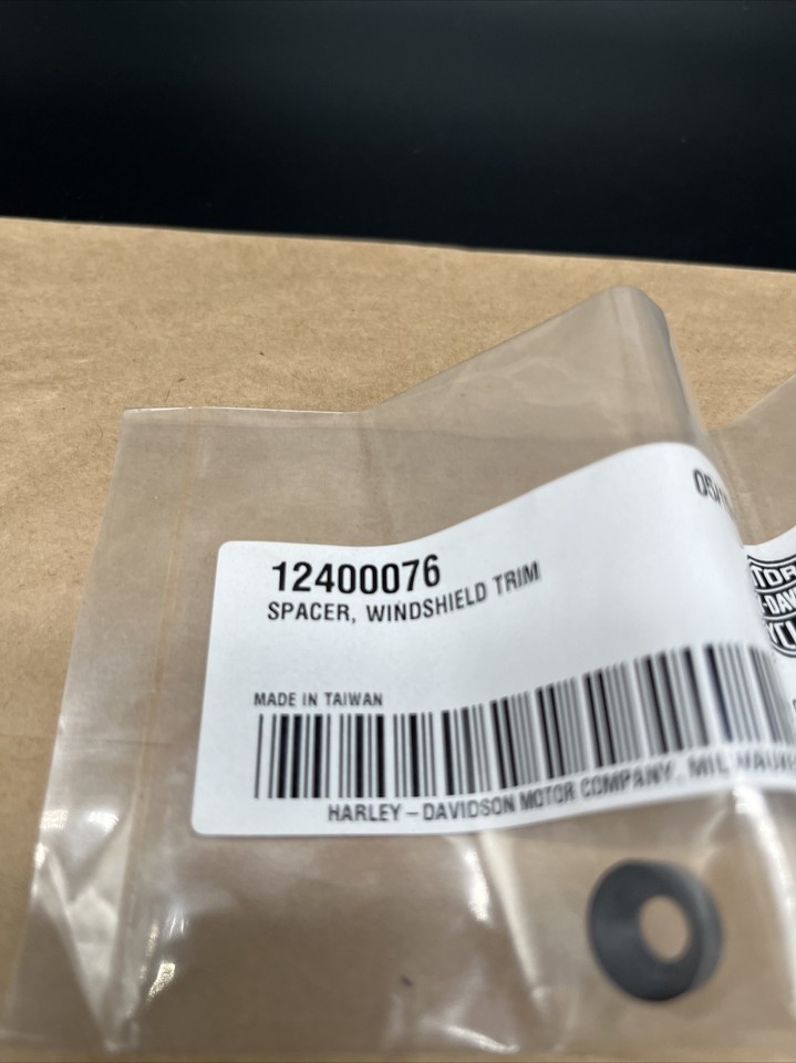 TA@11.54 Genuine OEM HARLEY-DAVIDSON spacer windshield Trim 12400076 | eBay