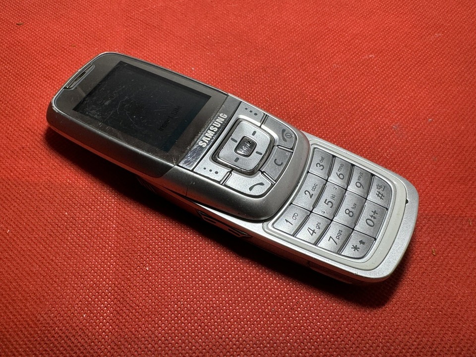 Samsung D600 Sliver (Unlocked) Mobile Phone Slider | eBay UK