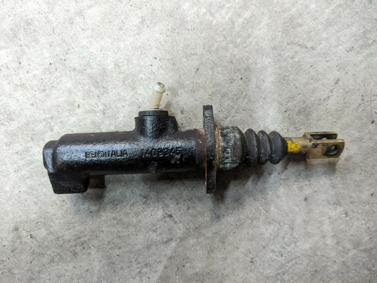 83 Ferrari Mondial QV 308 328 Clutch Master Cylinder w/ Fork Benditalia ...