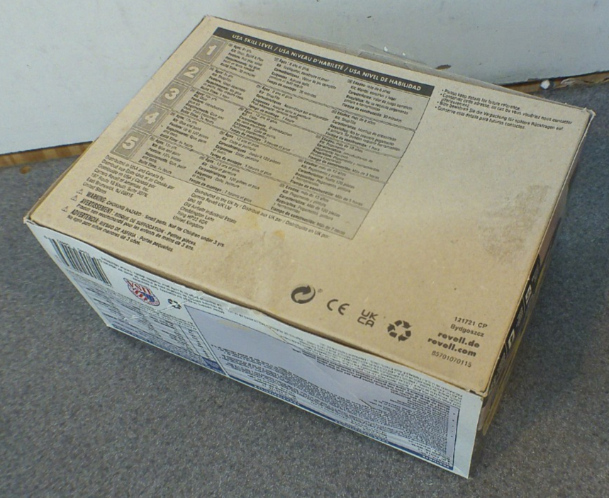 (BOX DAMAGE) Monogram Chevy LUV Street Pickup Truck 1:24 Plastic Model ...