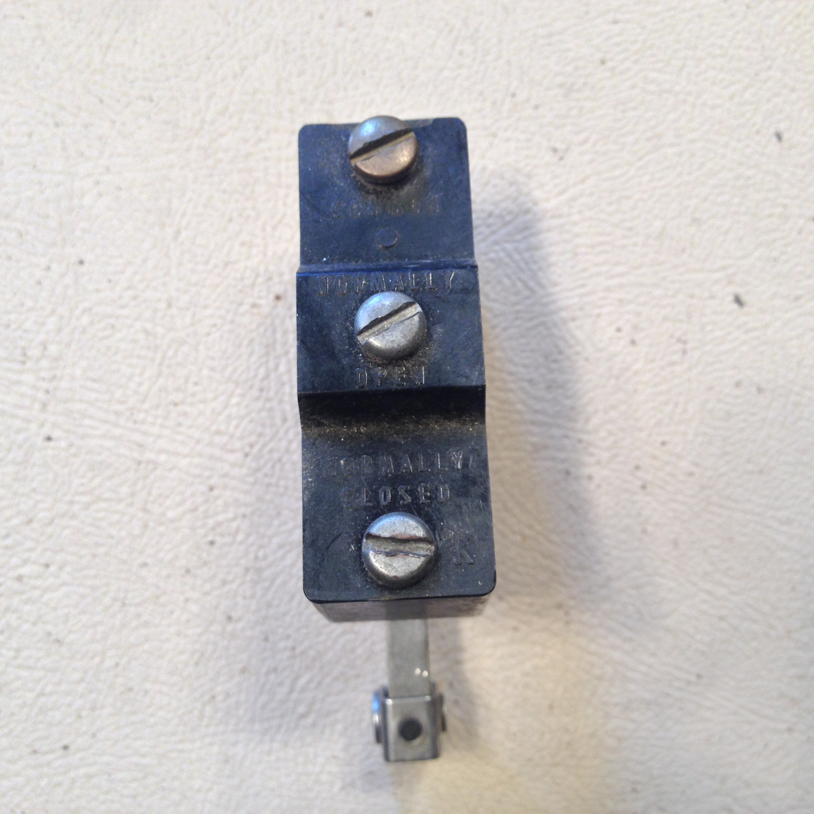 Omron Hinge roller lever A-20GV2-B | eBay