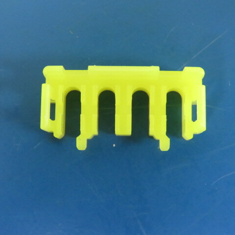 YAZAKI 7157-6080-70 Qty of 50 per Lot REAR SPACER HOLDER | eBay