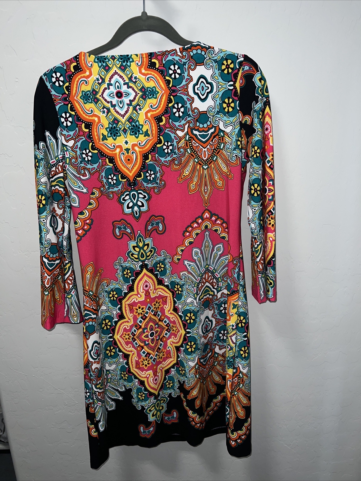 White Mark Couture Collection V Neck Dress Pink Multi… - Gem