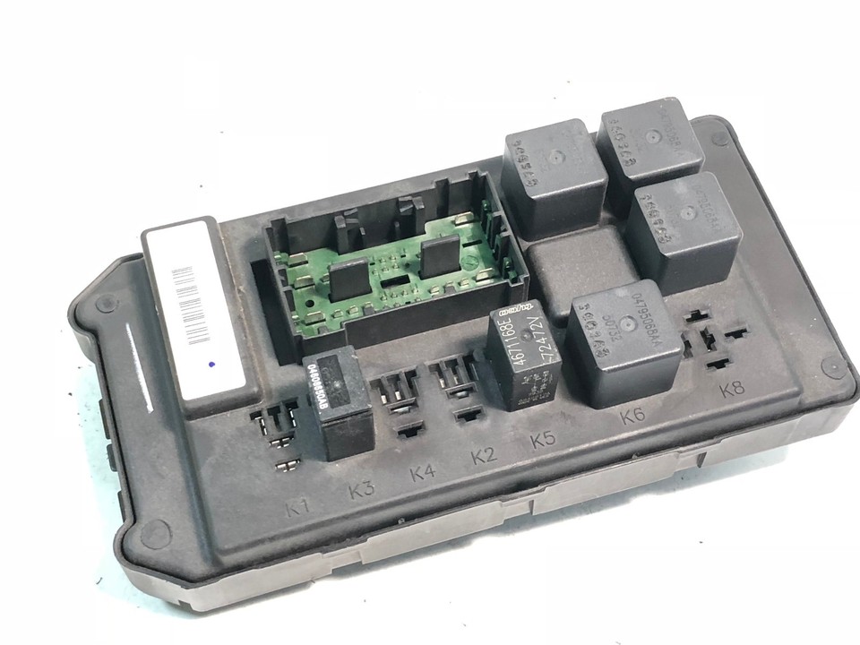 2007 2008 Jeep Commander Interior Fuse Relay Box Control Unit P ...
