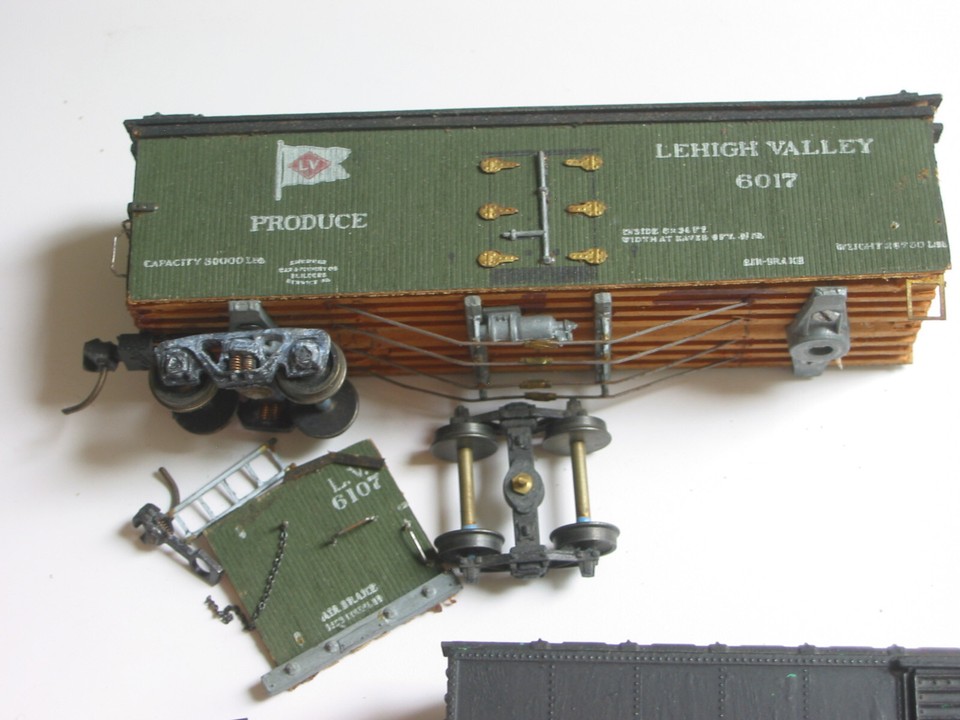 HO SCALE VINTAGE MIXED LOT INCOMPLETE TRAIN CARS FOR PARTS REPAIR ...