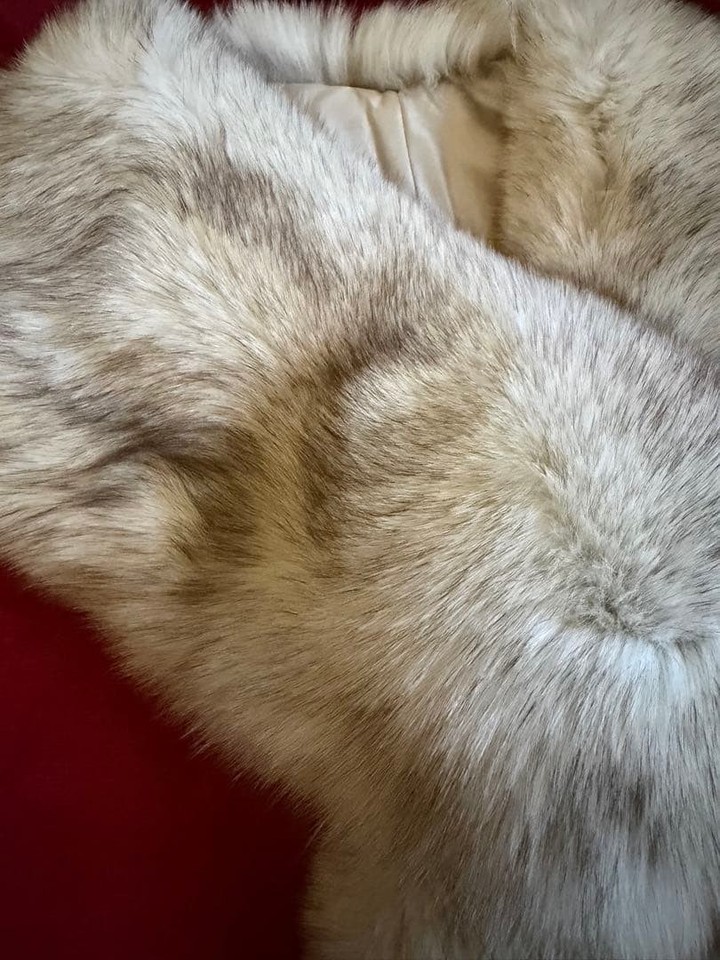 SAGA FOX Fox Fur Shawl Stole White Gray Volume Style | eBay