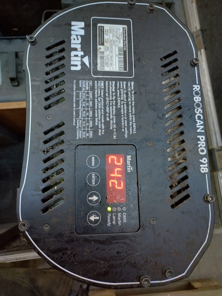 Pair Of Martin Roboscan Pro 918 Scanner Lights 575w Discharge DMX Late ...