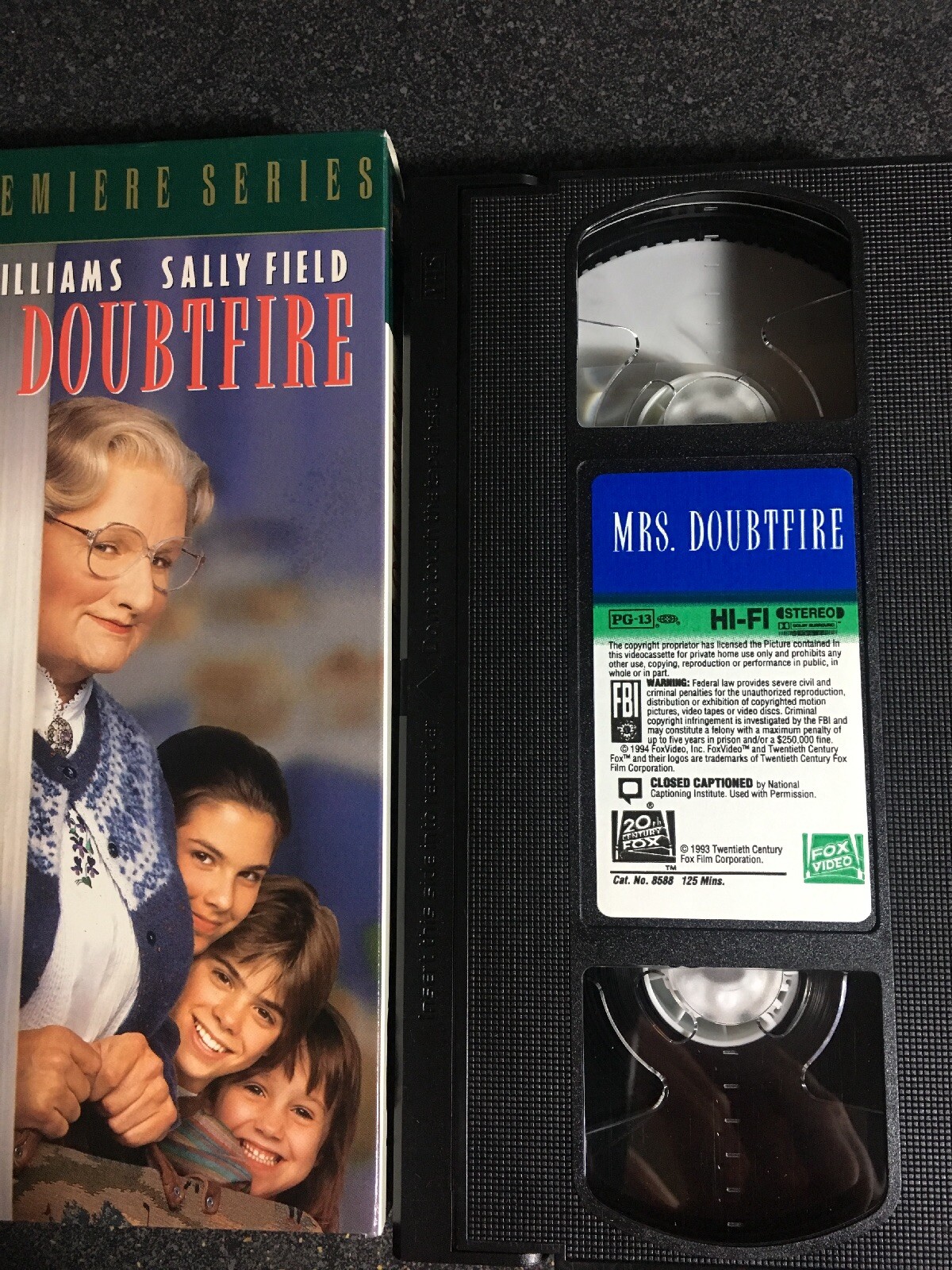 Mrs. Doubtfire (VHS, 1996) 86162858833| eBay