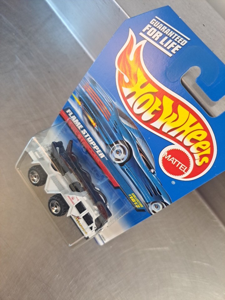 Hot Wheels Airport Fire & Rescue FLAME STOPPER Fire Truck (White) #1012 ...