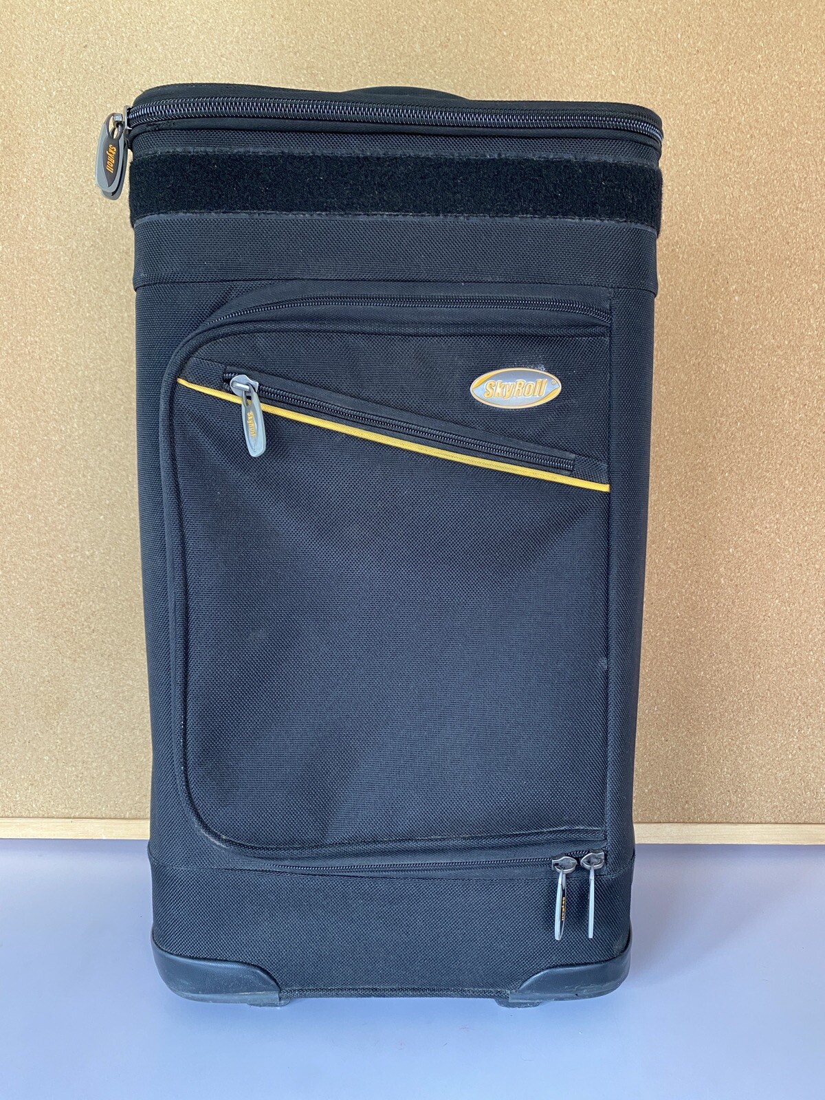 SkyRoll Black 22" Zip Up Carry-On Suitcase Rolling Luggage Travel | eBay