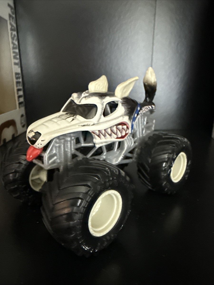 Husky Mutt Monster Jam