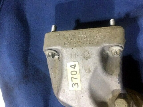 MERCEDES OM642 DIESEL LEFT DRIVER ENGINE MOUNT BRACKET OEM 2512403117 ...