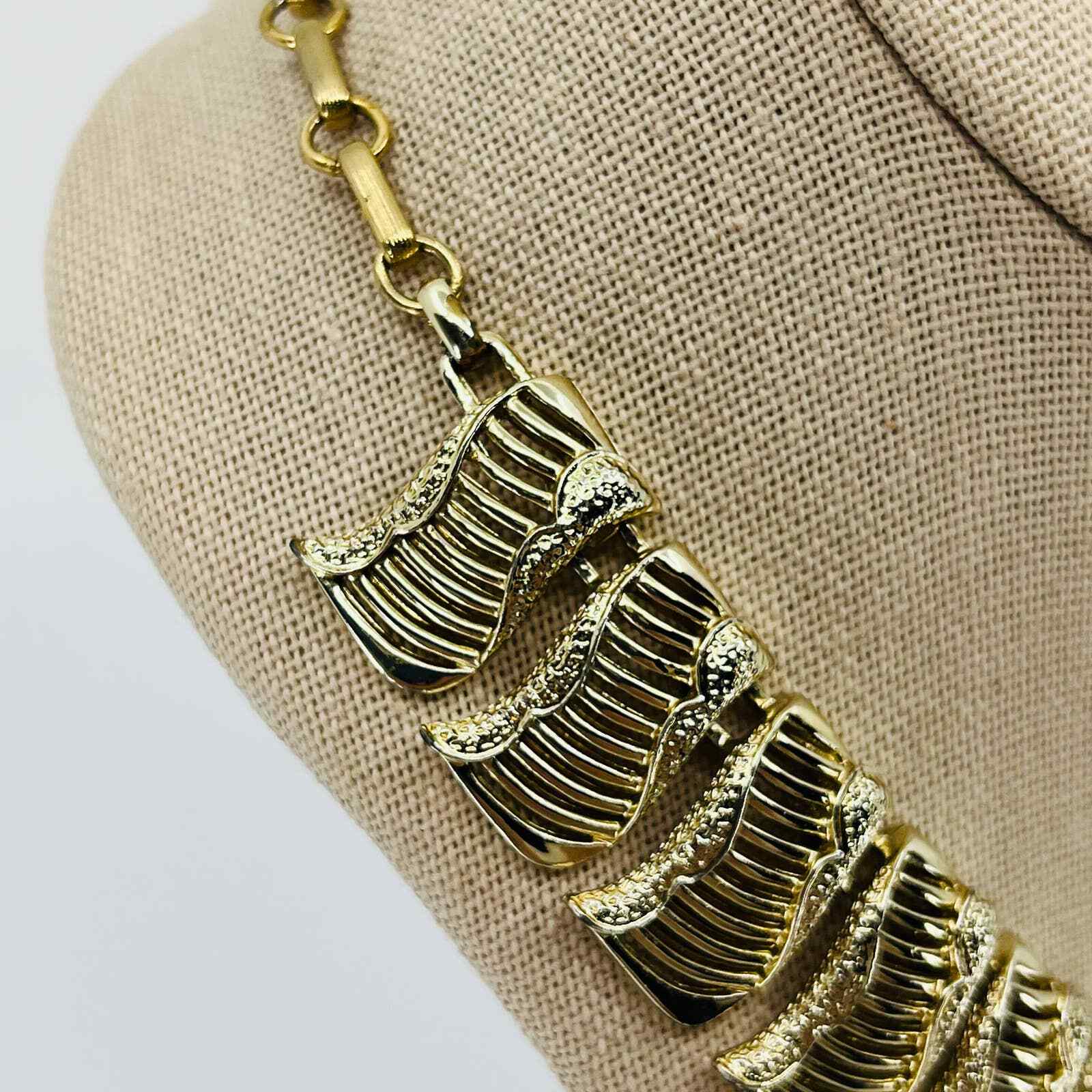 MCM Mod Monet Chunky Chain Gold Tone Necklace SB2 - Gem