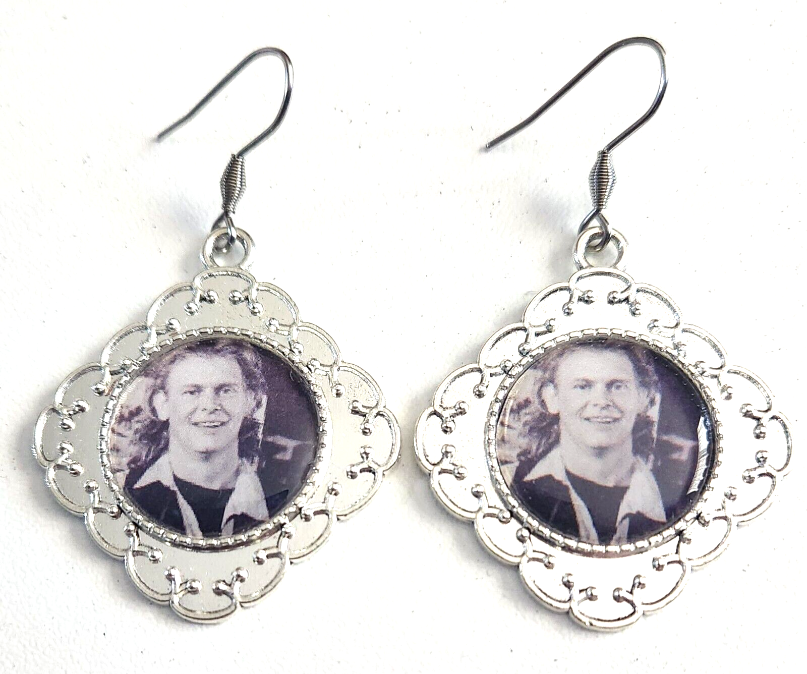 ***SINGER - JOHN FARNHAM PENDANT EARRINGS - BRAND NEW*** | eBay Australia