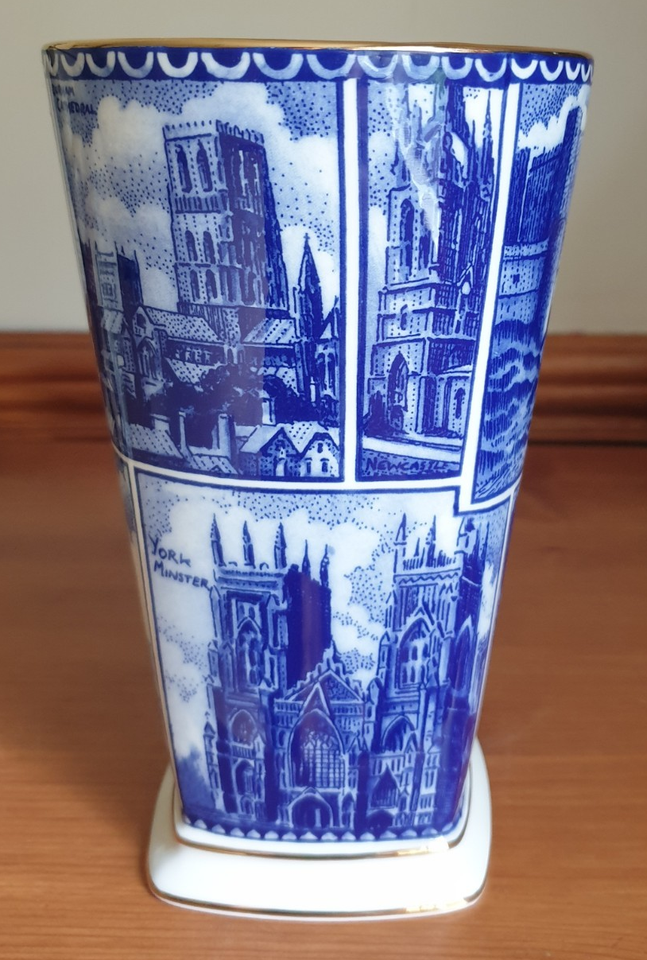 VINTAGE BLUE & WHITE FINE BONE CHINA RINGTONS " LANDMARKS " VASE | eBay.de