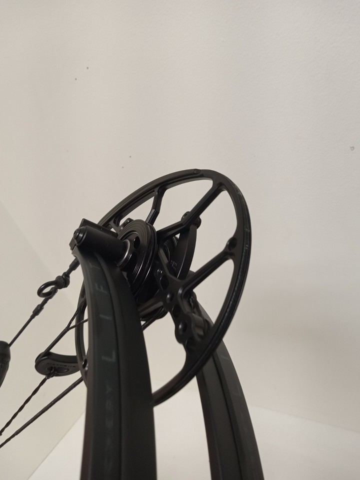 Mathews Lift 29.5 Archery Compound Bow Hunting RH 55 65# 28" Granite ...