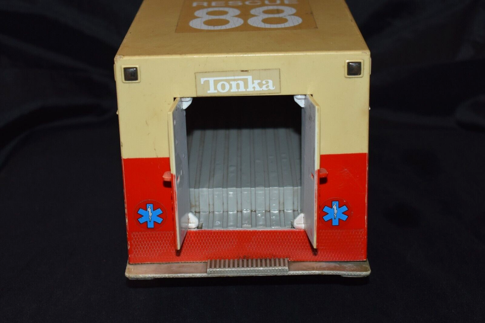 RARE Funrise TONKA 911 Fire Department Ambulance Rescue Force Truck ...