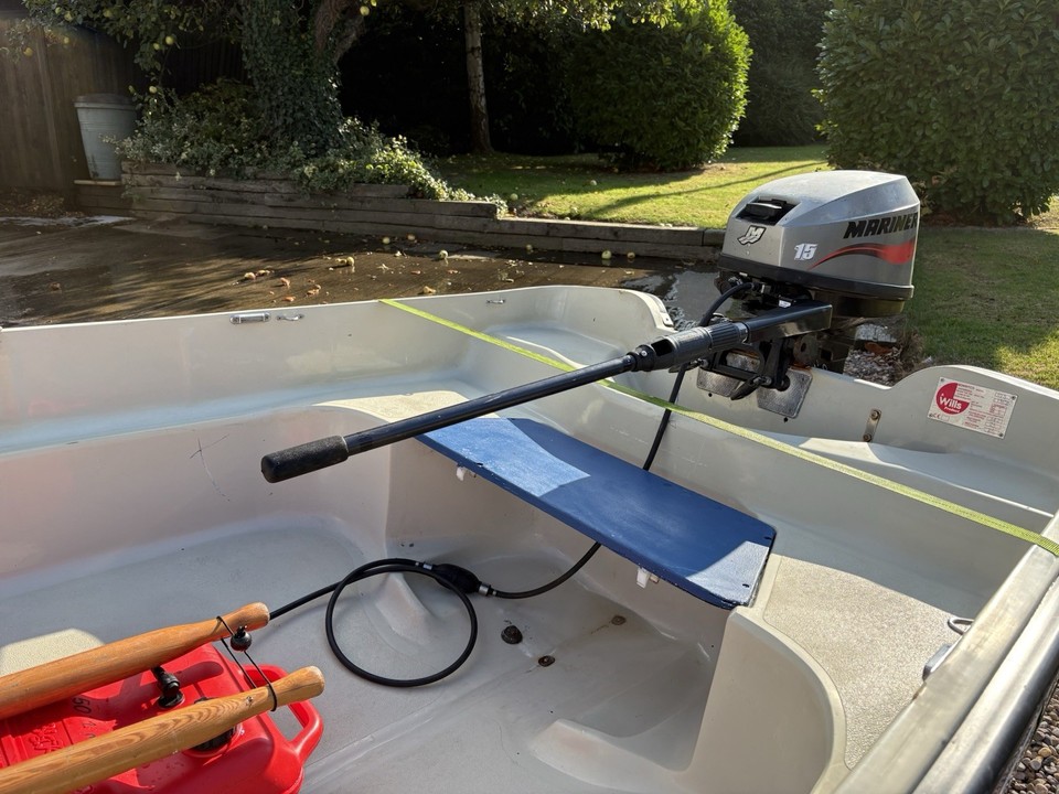 Bonwitco 375 Boat With Mariner 15 Hp Outboard Engine And Rapide Roller ...