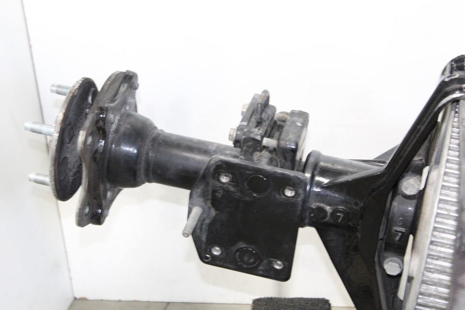 2009-2023 Harley Davidson Freewheeler Tri Glide Rear Axle End Assembly ...