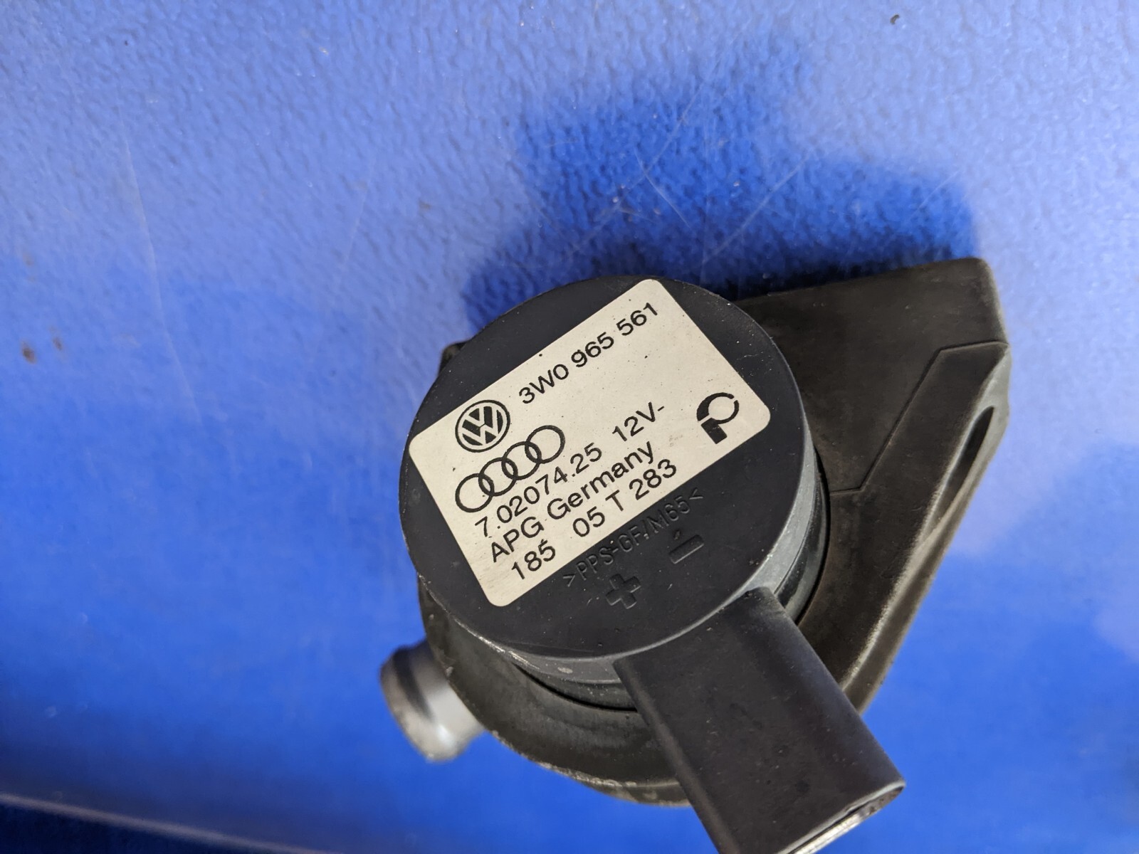 Additional auxiliary Coolant Pump 3W0965561A Bentley Cont OEM | eBay