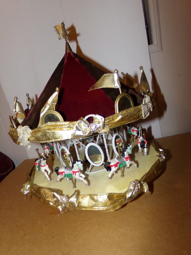 LARGE MUSICAL CAROUSEL MUSICAL ELECTRIC WORKS LIGHTS UP GOES ROUND | eBay