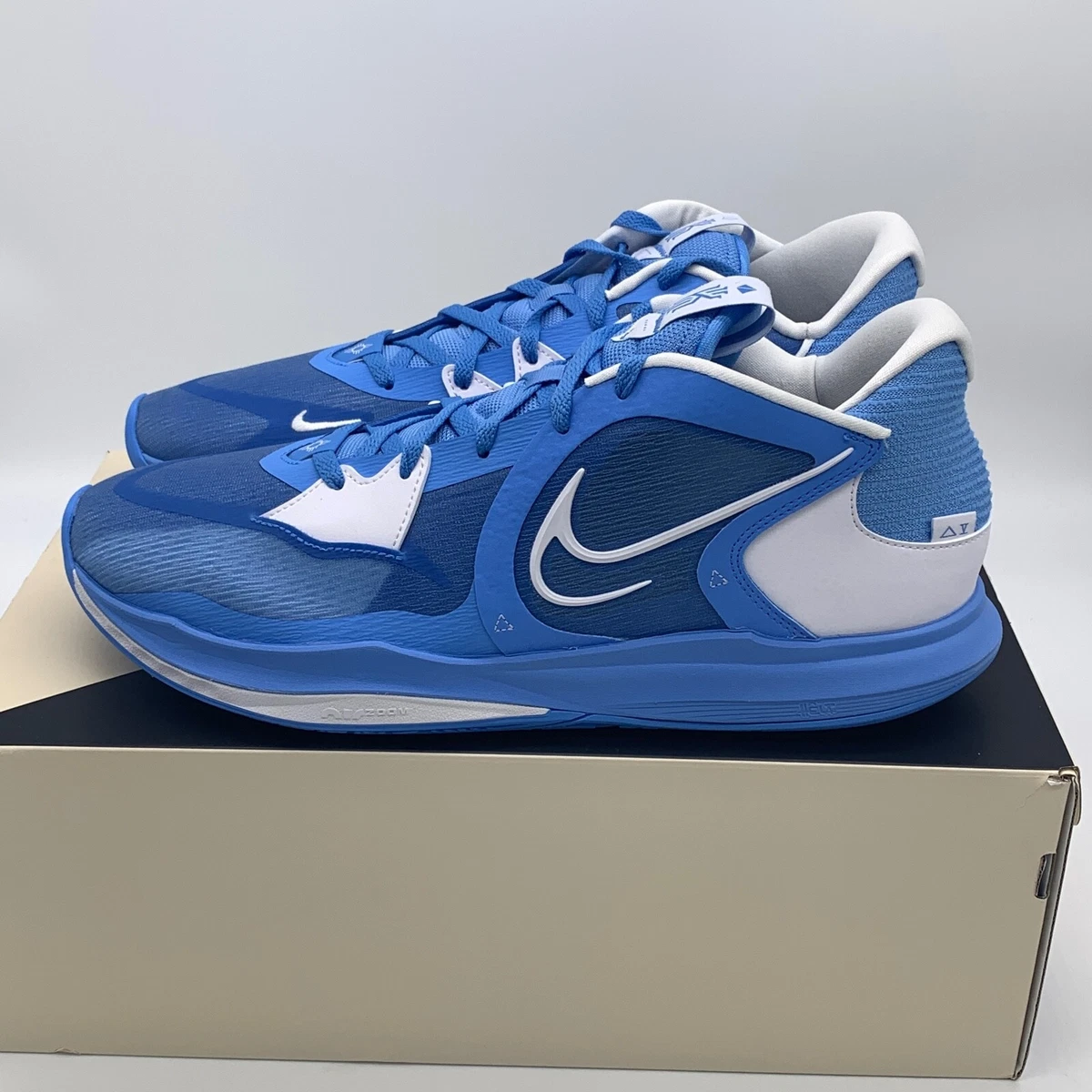 Kyrie Irving Hyperdunk 2011