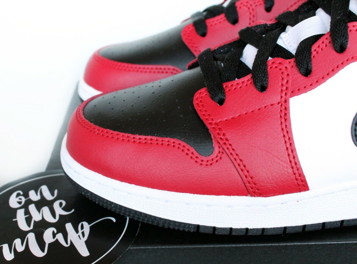 Nike Air Jordan 1 Retro Mid Chicago Toe Red White Black GS Nike Air Jordan 1 Retro Mid Chicago Toe Red White Black GS