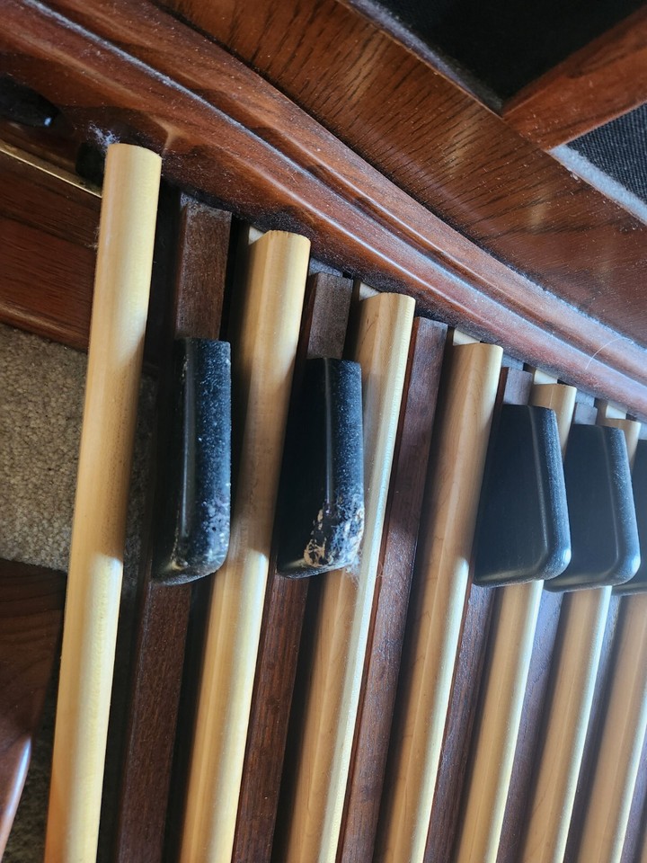 Lowrey Imperial Organ oak 55in tall, 55 in wide, stereo speaker bench ...