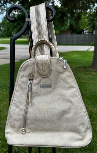 Baggallini Small Convertible Beige / Gold Shoulder Bag Purse Backpack ...