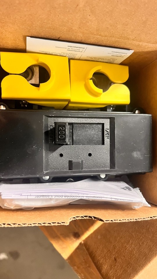 Square D QOM2200MM 200 Amp 2-Pole 1-Phase AC Circuit Breaker ...