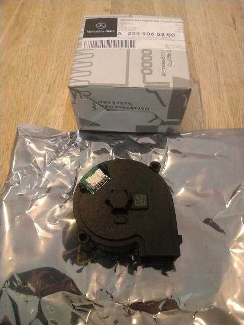 Genuine MERCEDES BENZ LED Headlight Cooling Fan GLC CLA CL A2539065200 ...