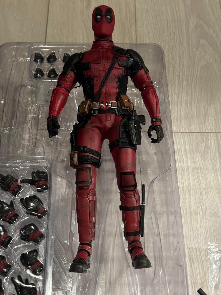 Hot Toys Movie Masterpiece Deadpool 1/6 Action Figure MMS347 Mint ...