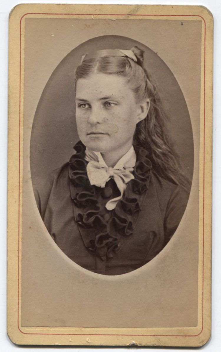 ANTIQUE CDV STRONG IMAGE PORTRAIT OF WOMAN. BUTLER, PENNSYLVANIA. | eBay