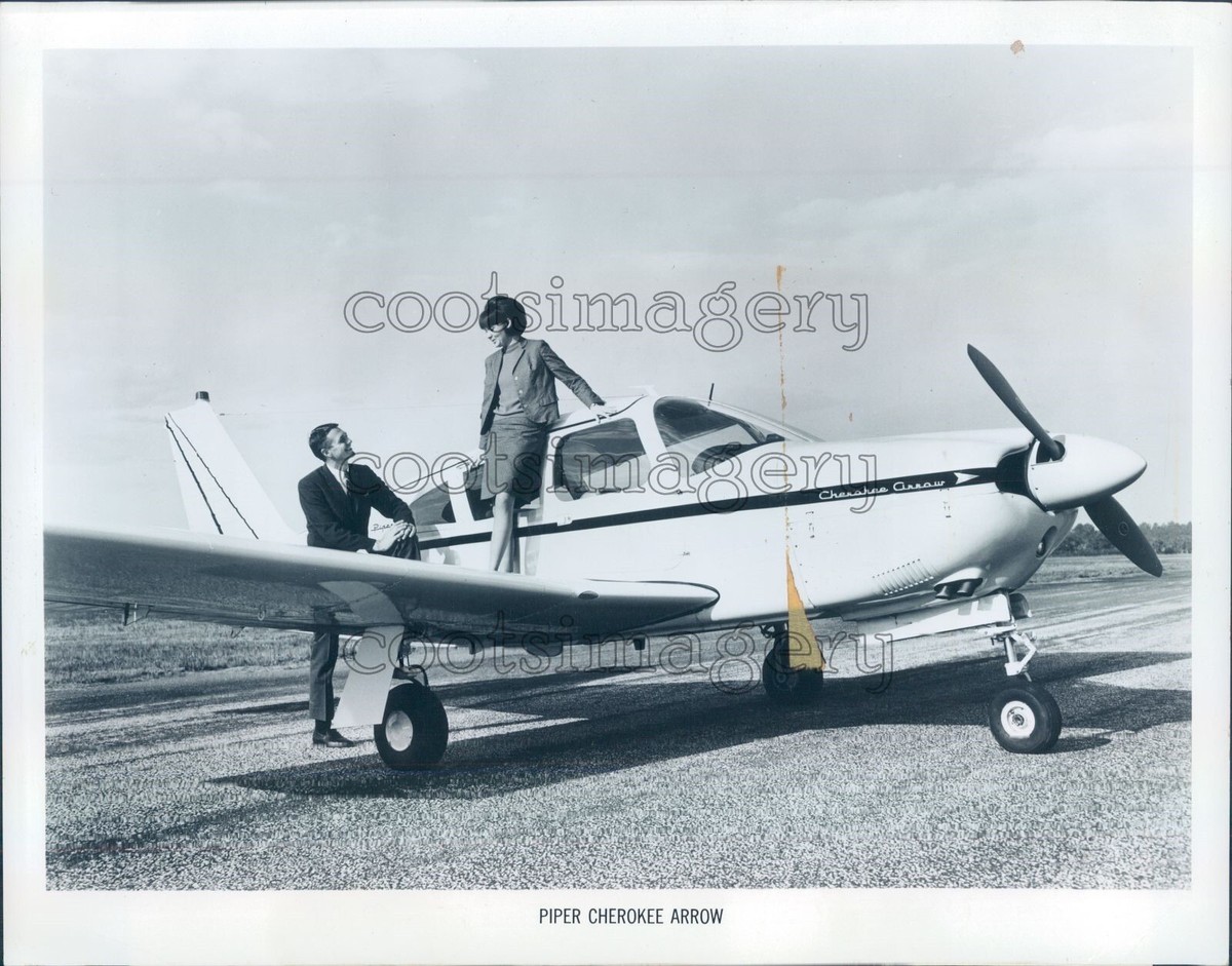 Vintage 1967 Piper Cherokee Aircraft For Sale Piper Cherokee 180D