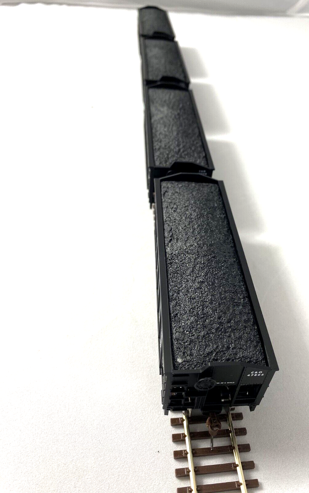 Athearn Ready to Roll HO scale 34' 2-Bay Rib Side Hopper with Load, C&O ...
