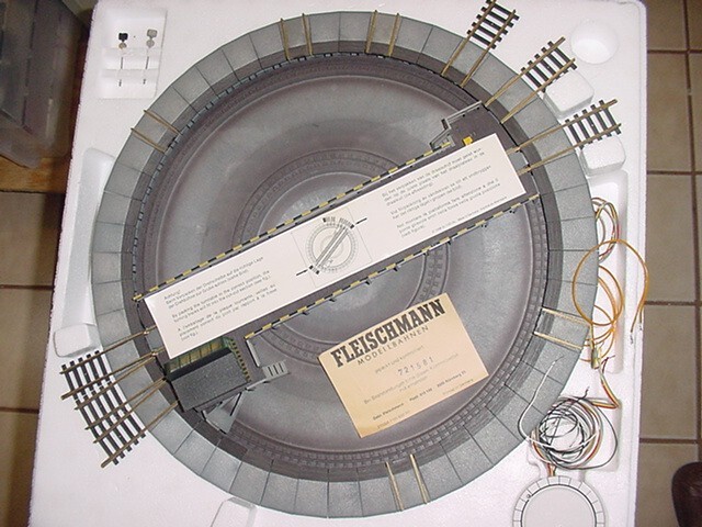 Marklin Fleischmann 6652 HO Turntable 2 Rail or 3 Rail With 6910 ...