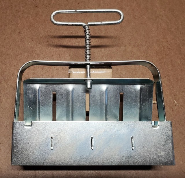 Genuine Ladbrooke Hand-held Mini 4 Soil Blocker Authorized Reseller for ...