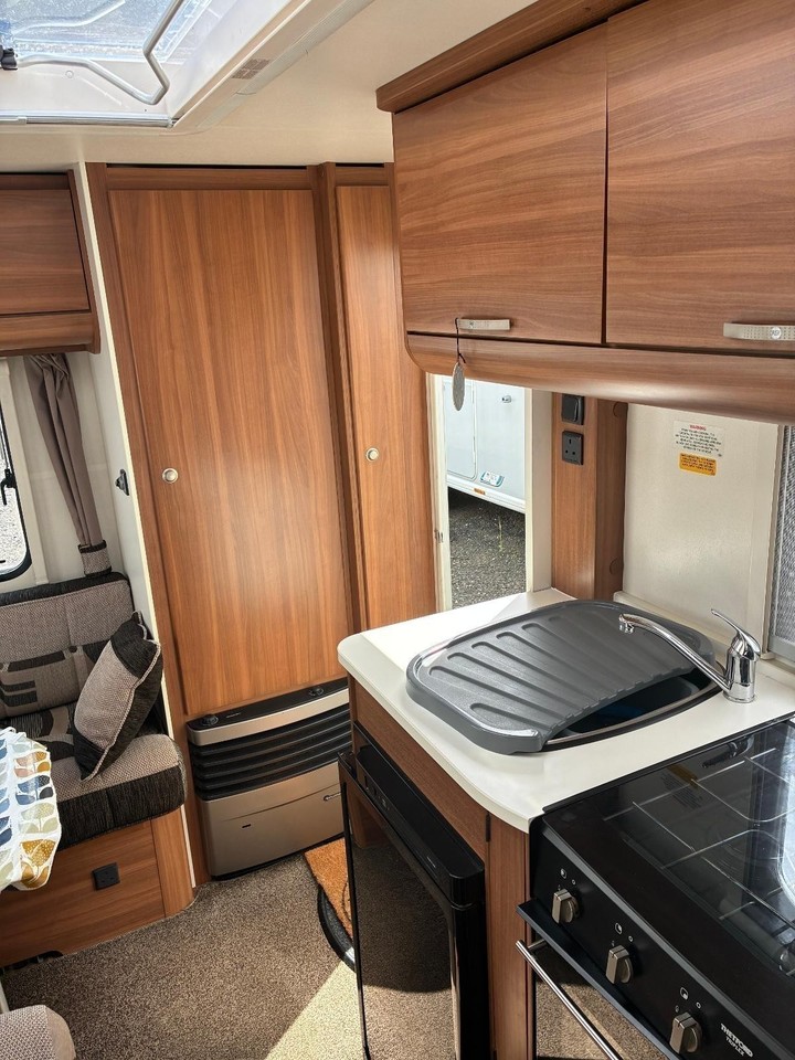 2014 Adria Sport Line Px Light Weight Fixed Bed | eBay UK