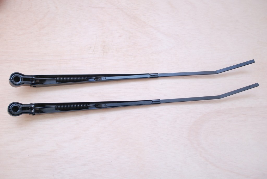 MITSUBISHI FUSO CANTER FE110 FE111 FE211 WINDSHIELD WIPER ARM PAIR (RHD ...